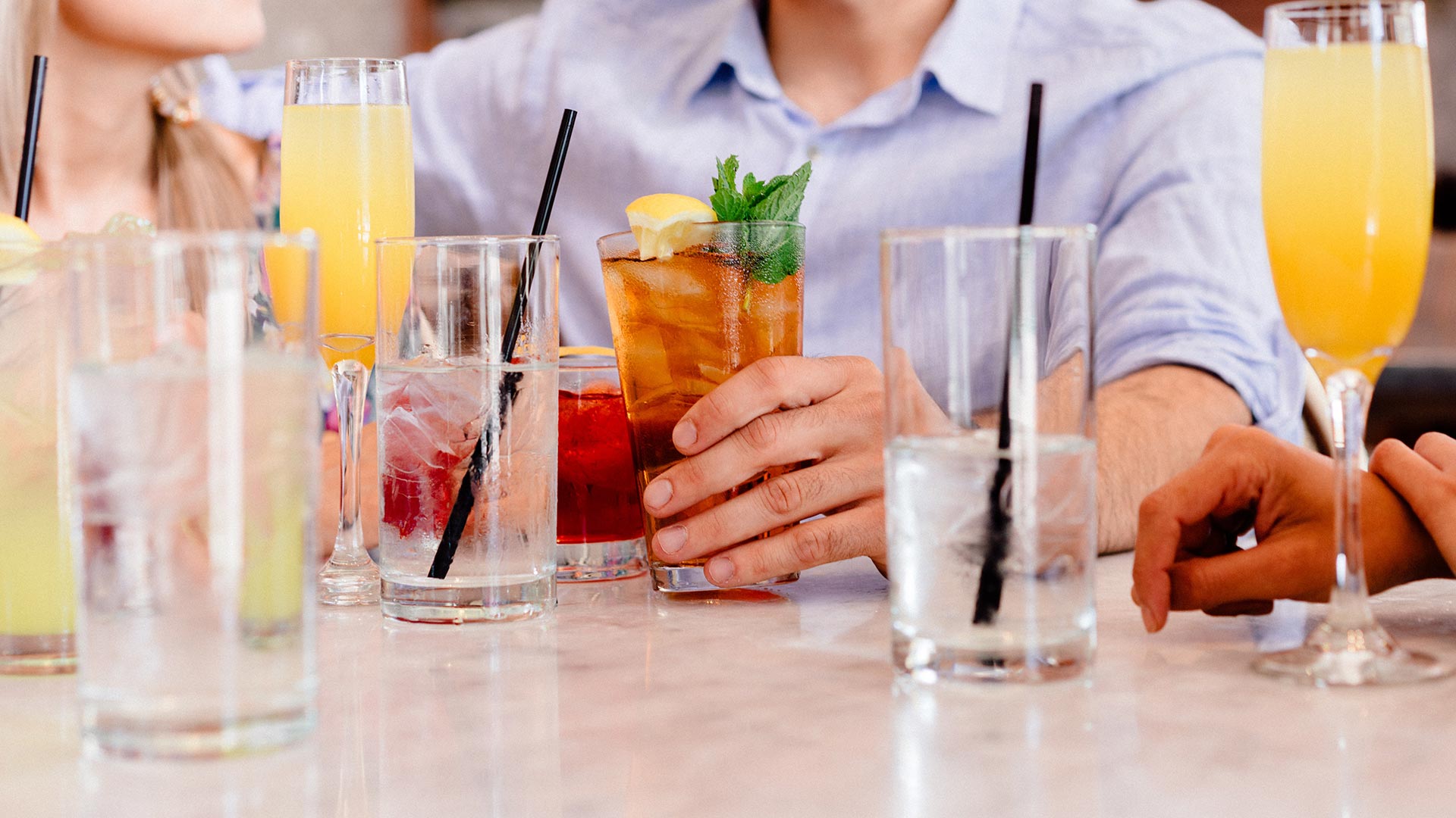 THE WORST ALCOHOLIC DRINKS FOR YOUR TEETH REVEALED CHECK TIPS TO AVOID ...